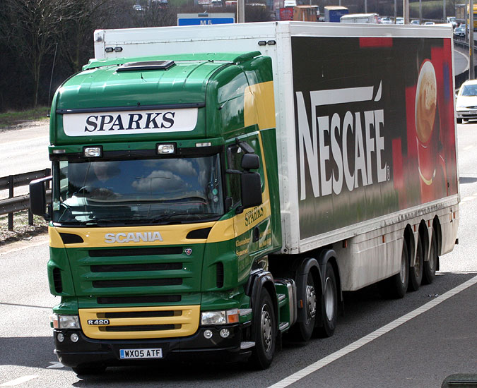 Unusual tractor and trailer combo - news from Lorryspotting.com