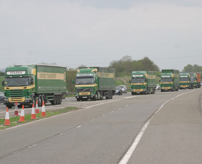 Now that is a convoy ! - news from Lorryspotting.com