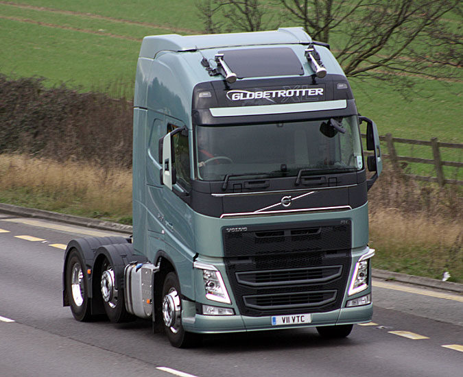 New look Volvo FH on the A14 - news from Lorryspotting.com
