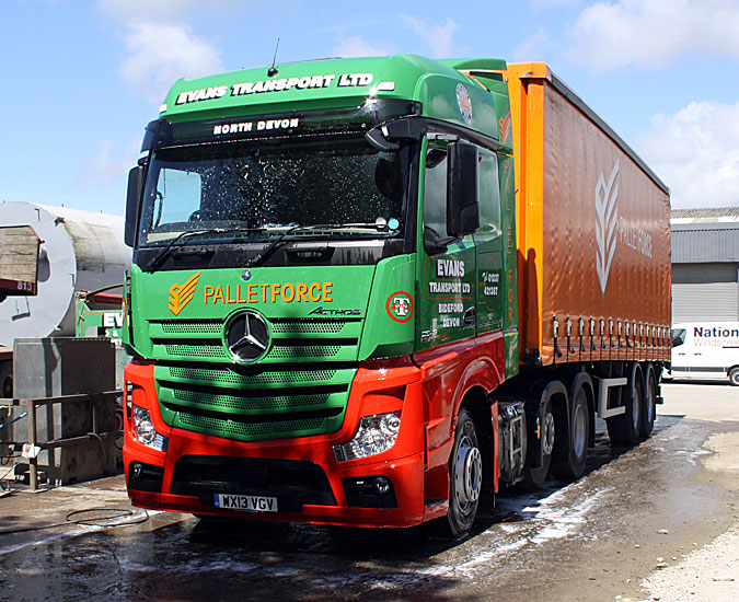 New look Actros for Evans Transport - news from Lorryspotting.com