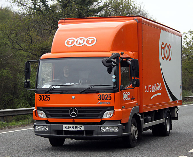 TNT on the A31 in Dorset - news from Lorryspotting.com