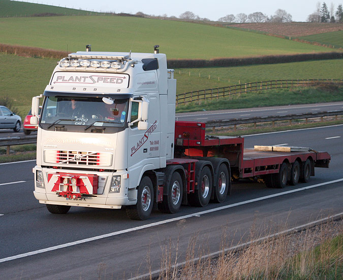 Volvo FH16 660 8x4 for Plant Speed - news from Lorryspotting.com