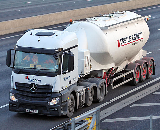 New Actros for Hanson - news from Lorryspotting.com