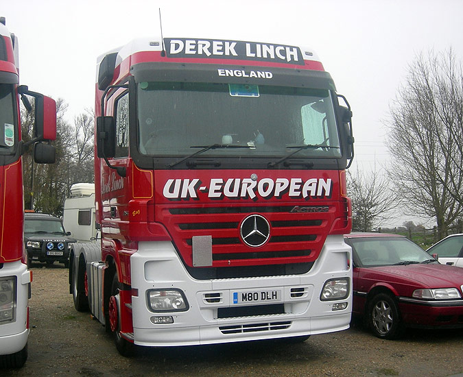 Three new Actros tractor units for Derek Linch - news from ...