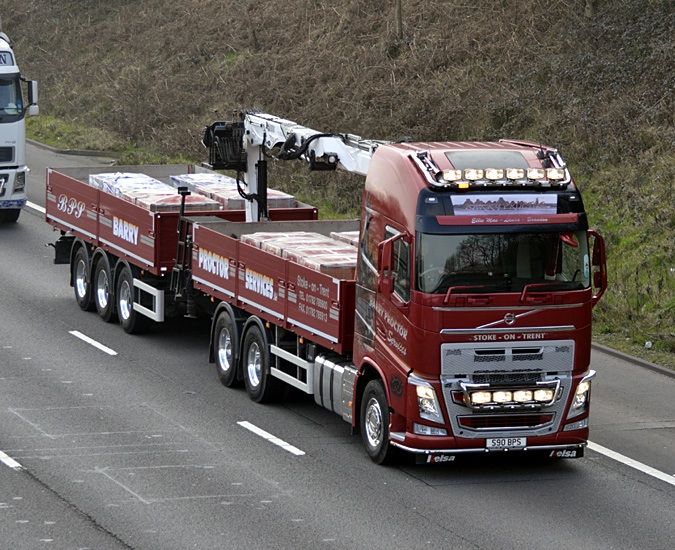 Stunning FH Drawbar for Barry Proctor - news from Lorryspotting.com