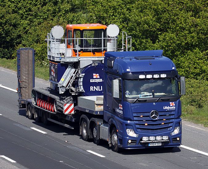 RNLI on the M5 - news from Lorryspotting.com