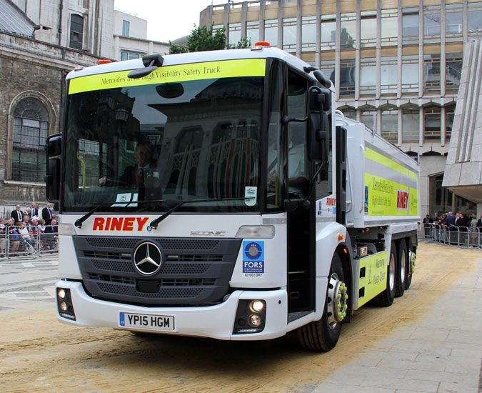 Mercedes Econic - news from Lorryspotting.com