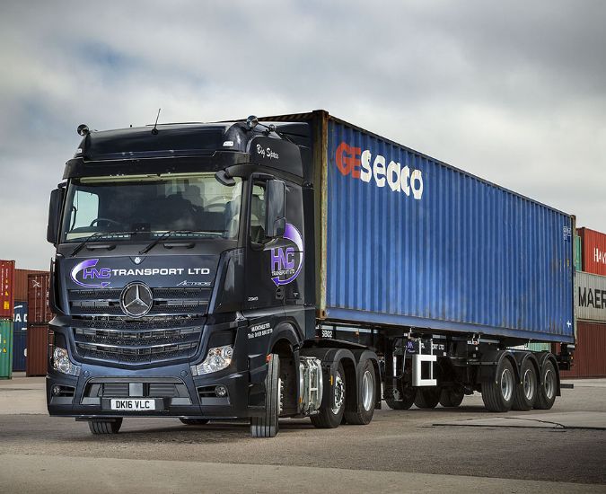 HNC Transport 5 new Actros tractor units - news from Lorryspotting.com